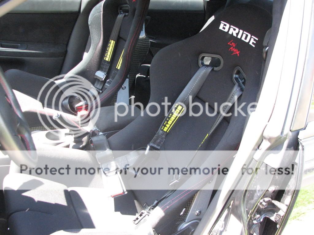 Looking aftermarket r35 seats! | Nissan GT-R Forum